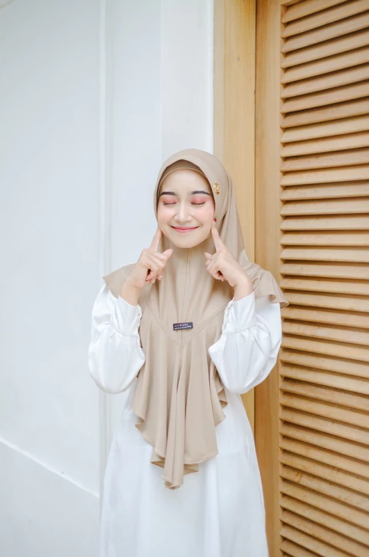 Elegant Instant Ruffle Hijab - PT. Ruby Trade Solusindo